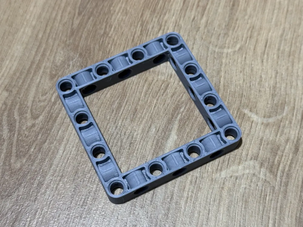 7x7 科技积木框架 来自 Reefie MakerWorld：免费下载 3D 模型