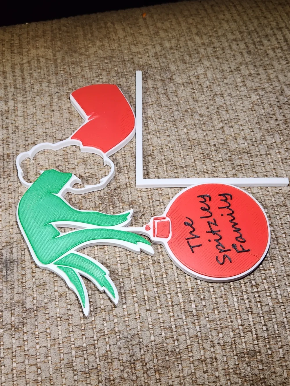 格林奇之手家庭姓名门角 – AMS 来自 ChronicLand MakerWorld：免费下载 3D 模型