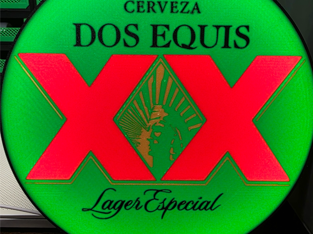 Dos Equis 啤酒灯箱 来自 FJ_3D_Prints MakerWorld：免费下载 3D 模型