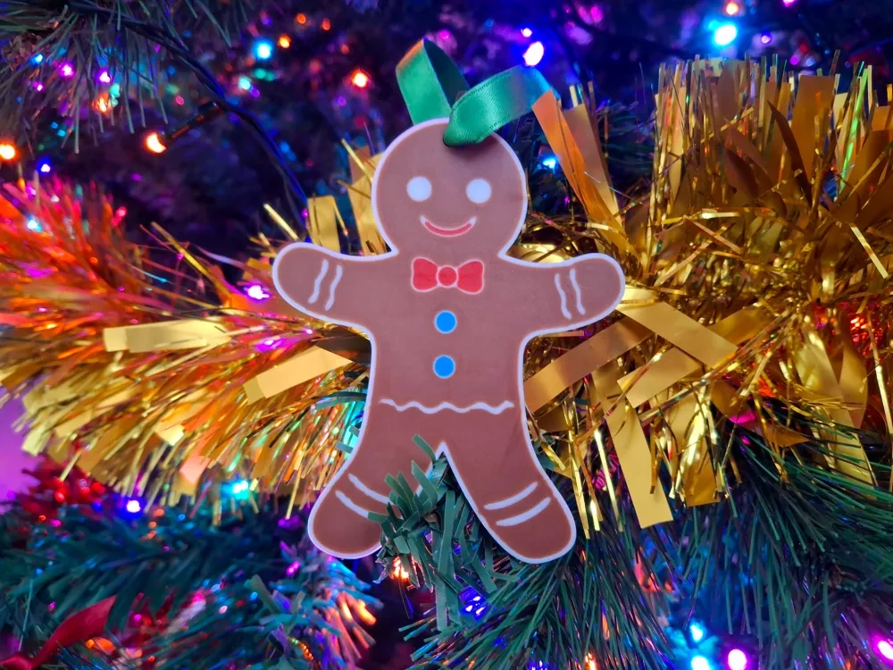 姜饼人装饰物 - 免费 3D 打印模型 - MakerWorld