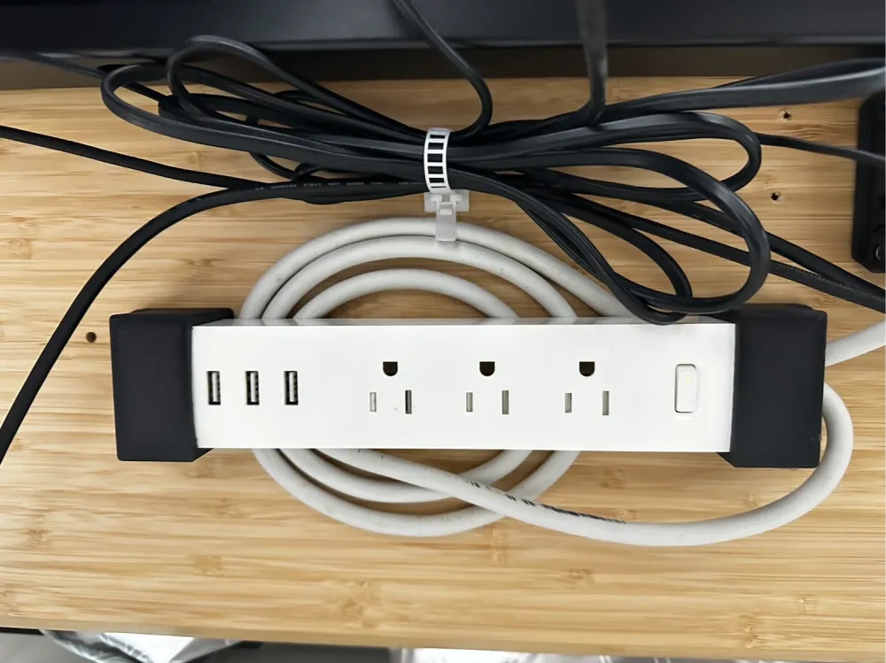 小米延長線-桌下固定座 - 免费 3D 打印模型 - MakerWorld