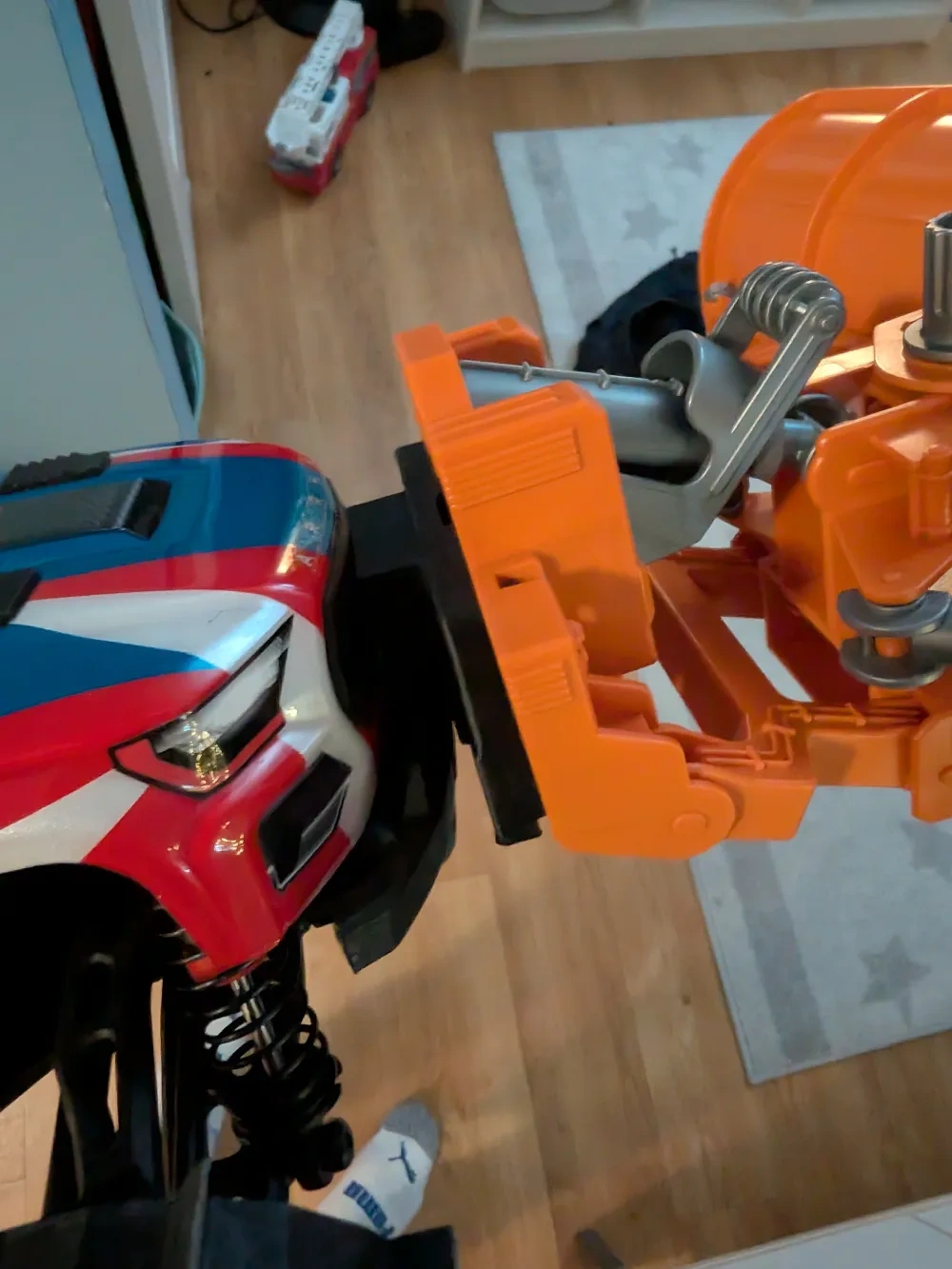 Bruder 到 Arrma Grom 适配器 - 免费 3D 打印模型 - MakerWorld