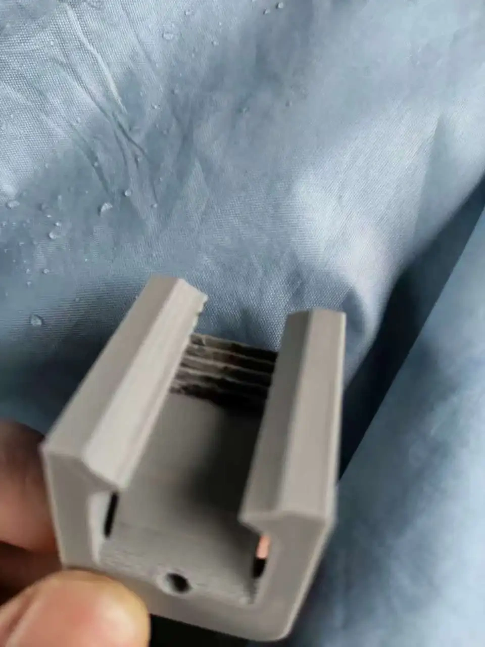 按压可调式固定座 - 免费 3D 打印模型 - MakerWorld