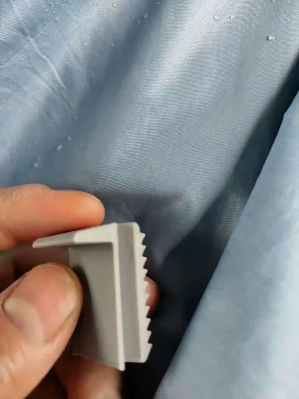 按压可调式固定座 - 免费 3D 打印模型 - MakerWorld