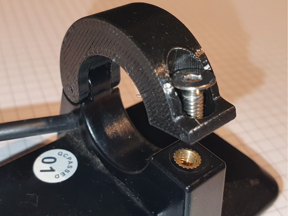 Zundapp Z810 Ananda D13 LCD 电脑固定夹修复 - 免费 3D 打印模型 - MakerWorld