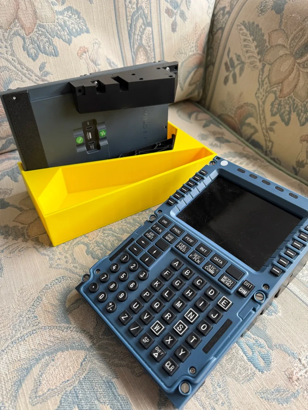 WINWING MCDU/PFP 支架 - 免费 3D 打印模型 - MakerWorld