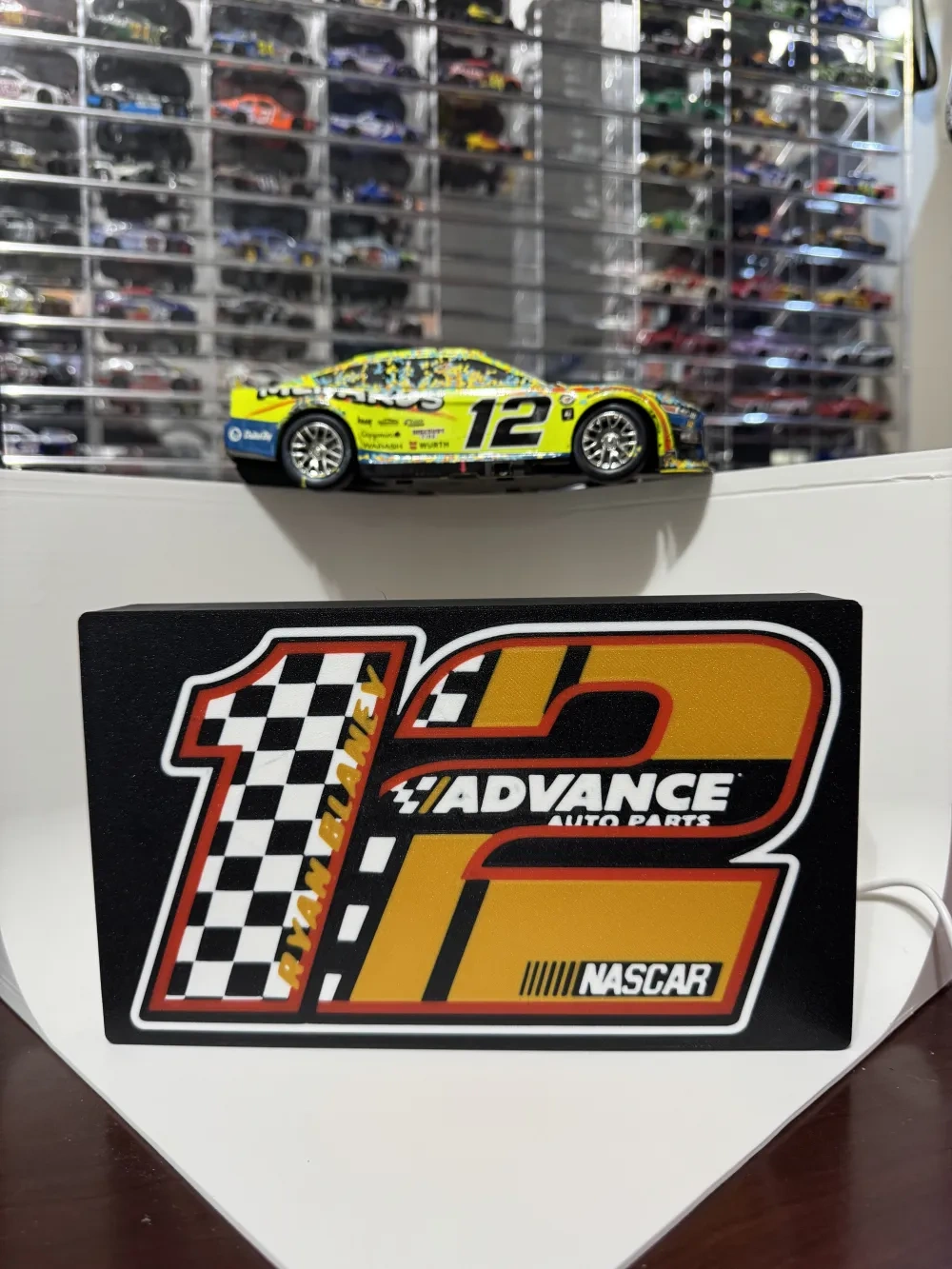 Ryan Blaney 12 灯箱 - 免费 3D 打印模型 - MakerWorld