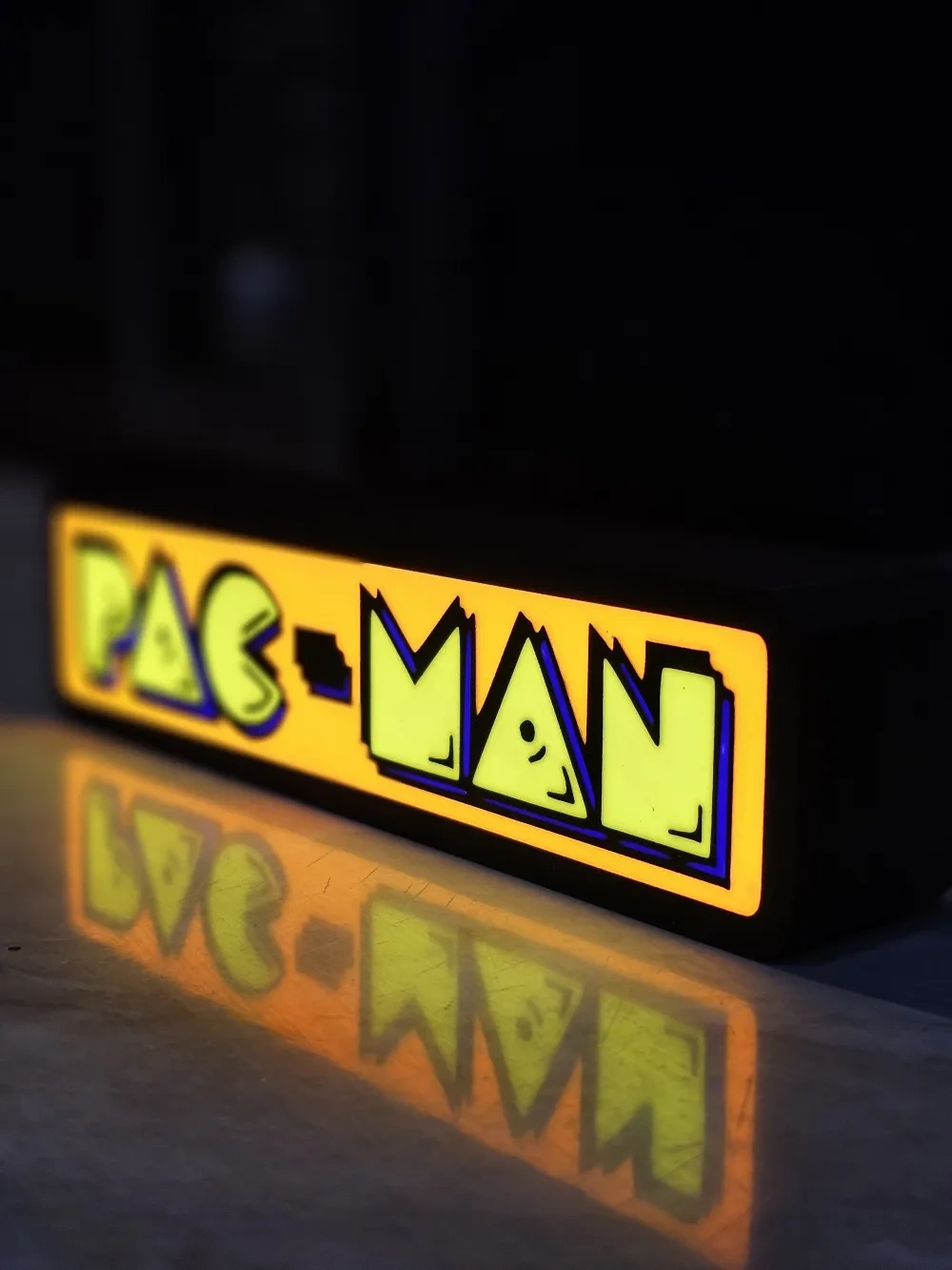 PAC-MAN 灯箱 – 复古街机台灯 - 免费 3D 打印模型 - MakerWorld