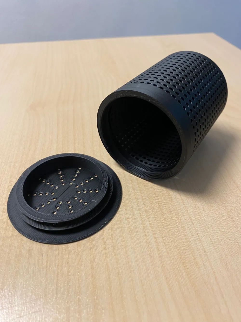 用于料盘的硅胶干燥盒|旋盖|2毫米颗粒 - 免费 3D 打印模型 - MakerWorld