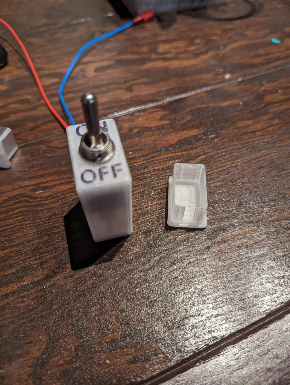 单路拨动开关盒 - 免费 3D 打印模型 - MakerWorld