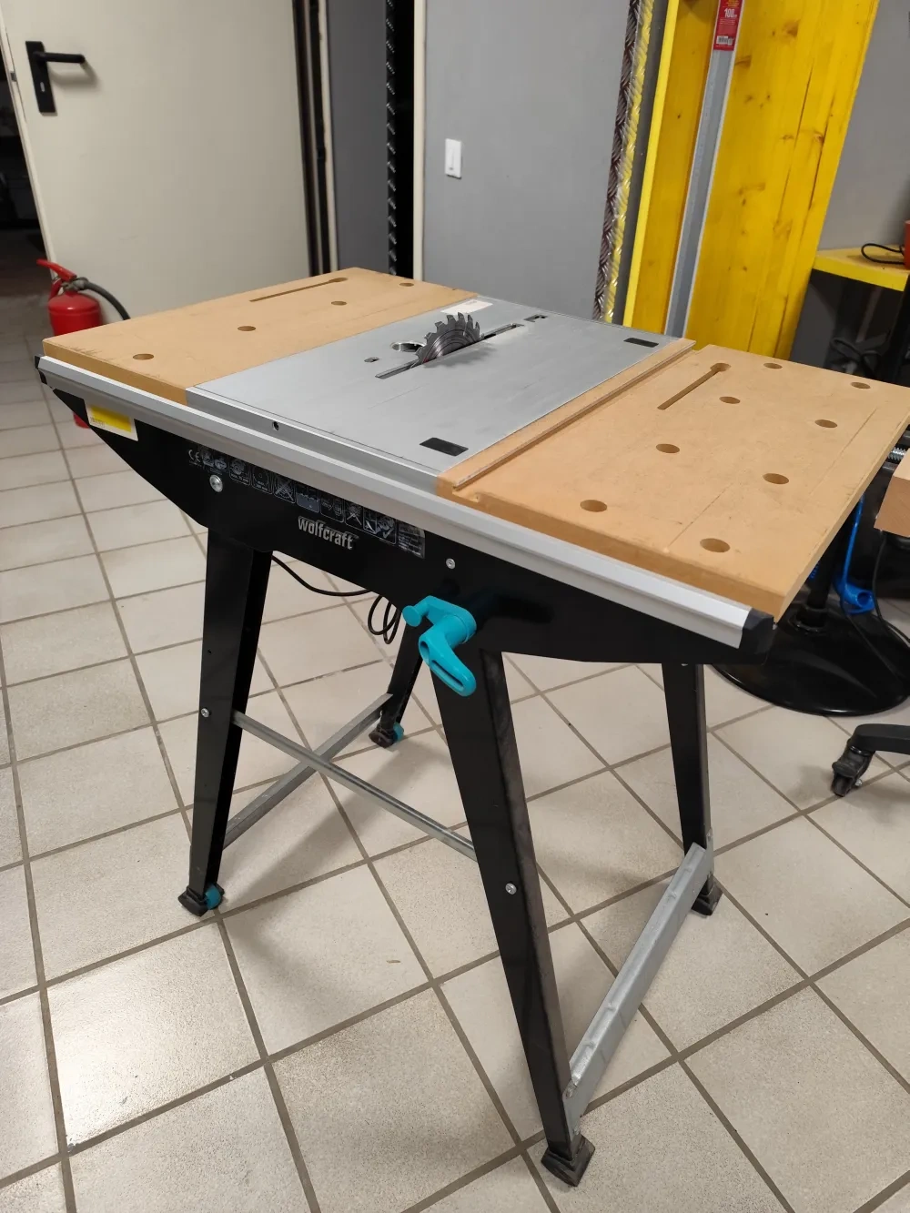 Wolfcraft 切割台的 T 型导轨 - 免费 3D 打印模型 - MakerWorld