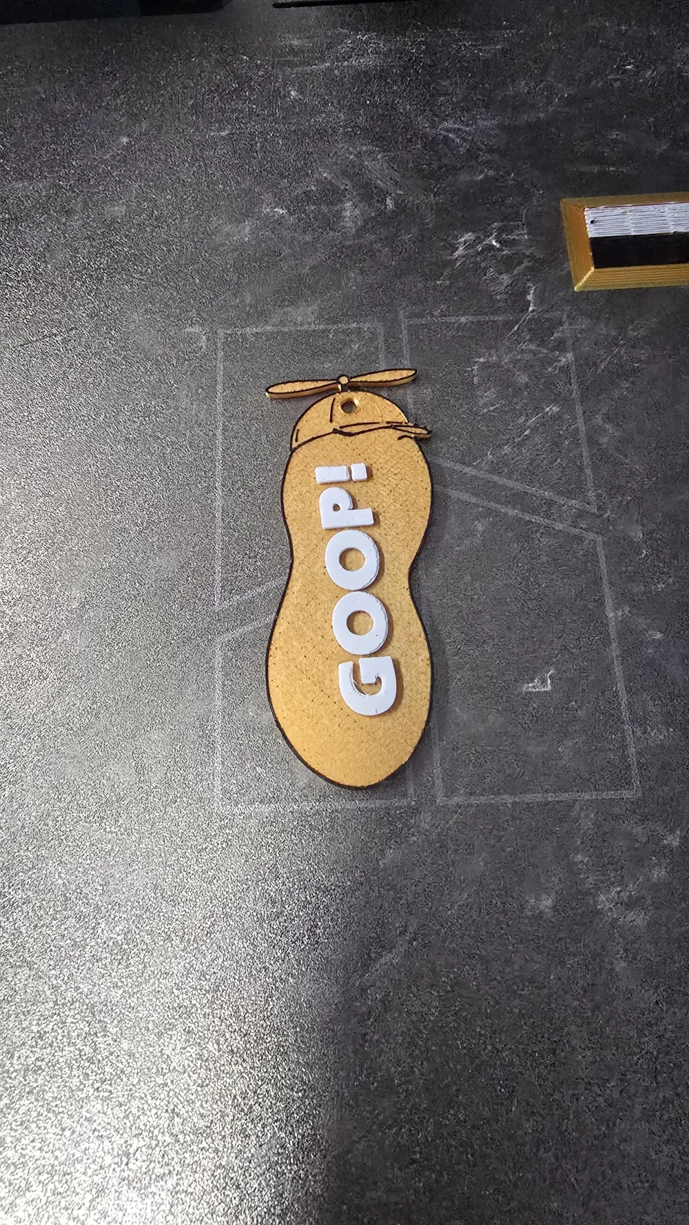 烤焦的花生钥匙扣 / 挂钩黏液！ - 免费 3D 打印模型 - MakerWorld