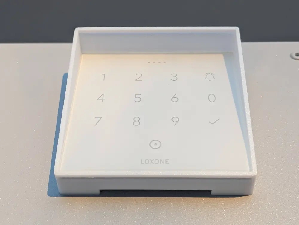 Loxone NFC Code Touch 保护盖 - 免费 3D 打印模型 - MakerWorld