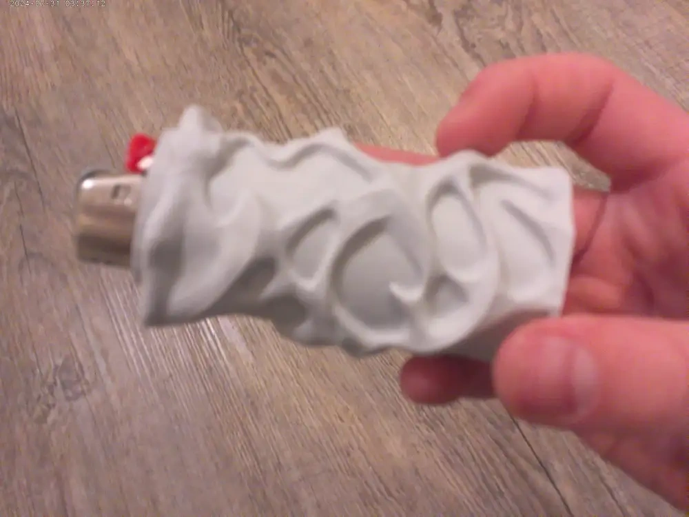 Voronoi 图案 Bic 套筒 - 免费 3D 打印模型 - MakerWorld