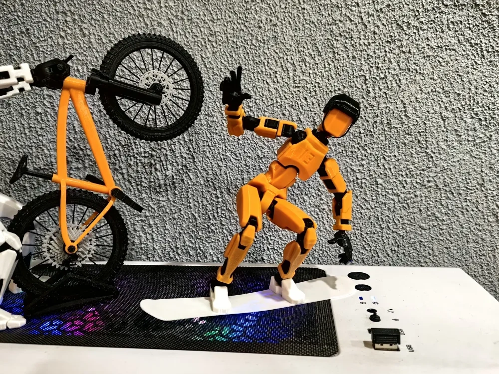 Dummy 13 滑雪头盔 150% 缩放 - 免费 3D 打印模型 - MakerWorld