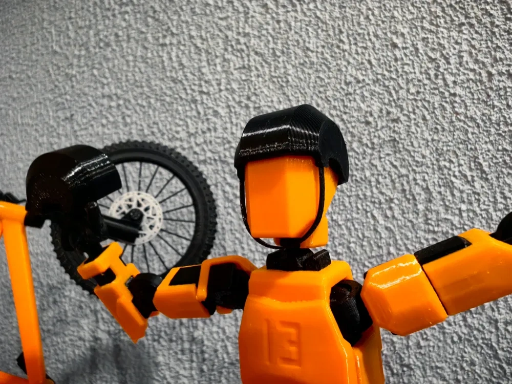 Dummy 13 滑雪头盔 150% 缩放 - 免费 3D 打印模型 - MakerWorld