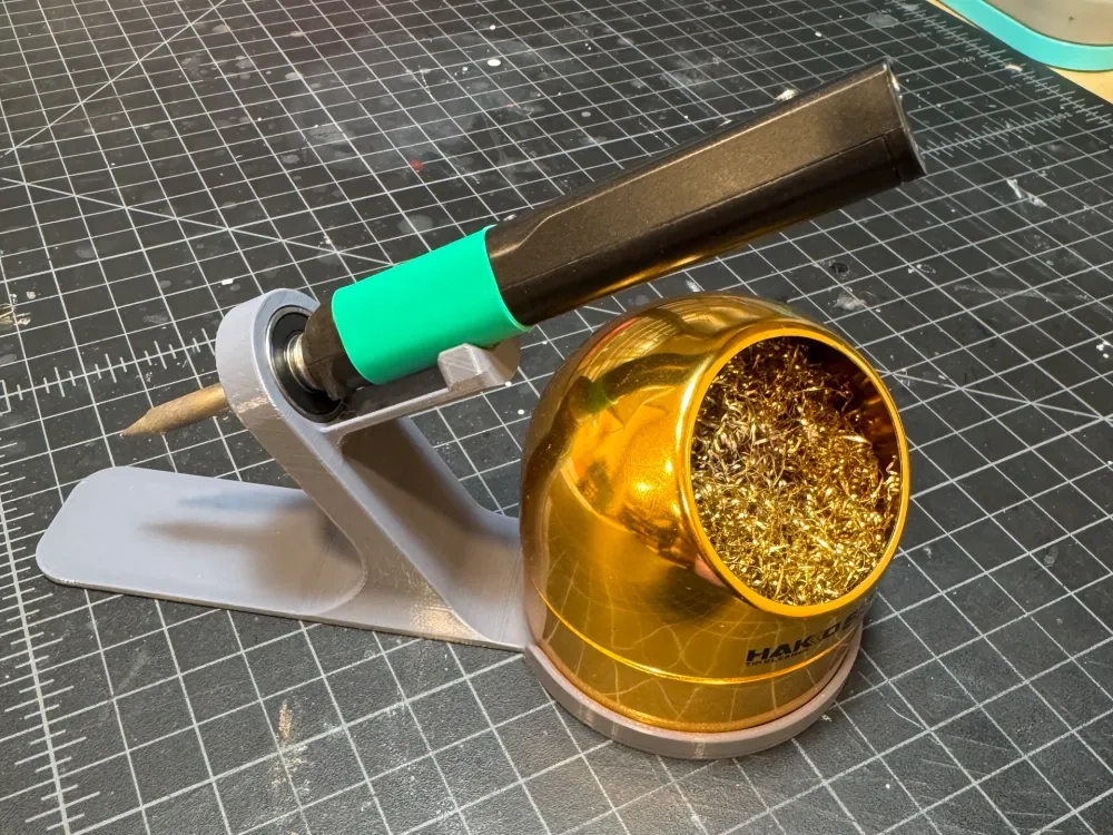 Pinecil 烙铁支架 适用于 Hako 599B - 免费 3D 打印模型 - MakerWorld