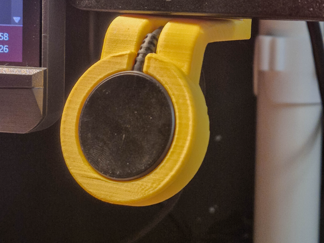 显示器下方 Galaxy Watch 充电器支架 - 免费 3D 打印模型 - MakerWorld