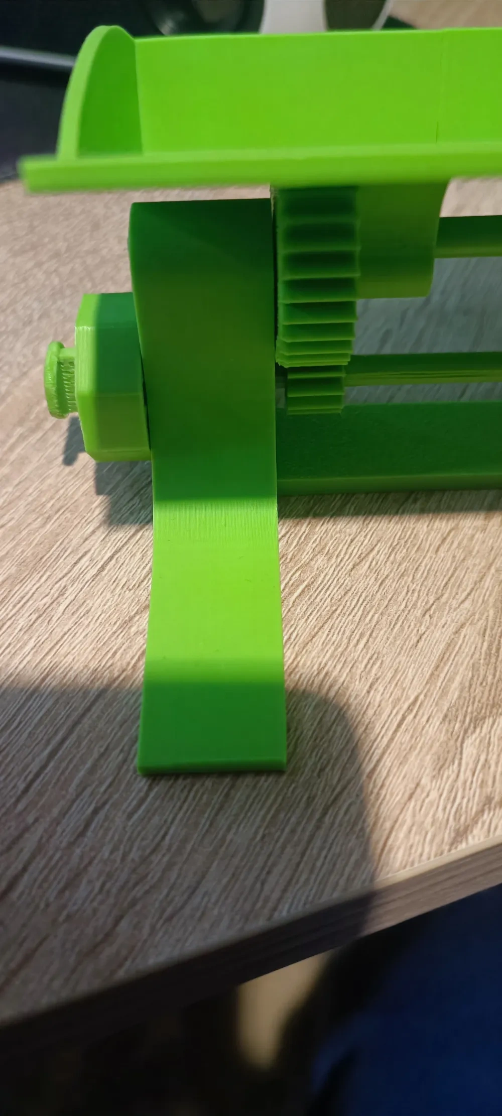 迷你投影仪可调节支架 - 免费 3D 打印模型 - MakerWorld