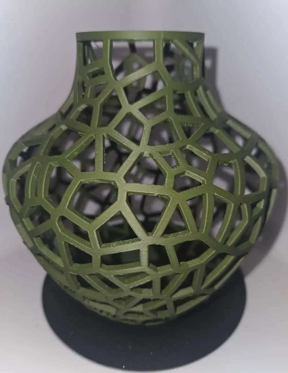 Voronoi 细纹花瓶 - 免费 3D 打印模型 - MakerWorld