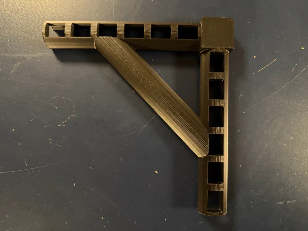 像素管强力转角 (Holiday Coro) - 免费 3D 打印模型 - MakerWorld