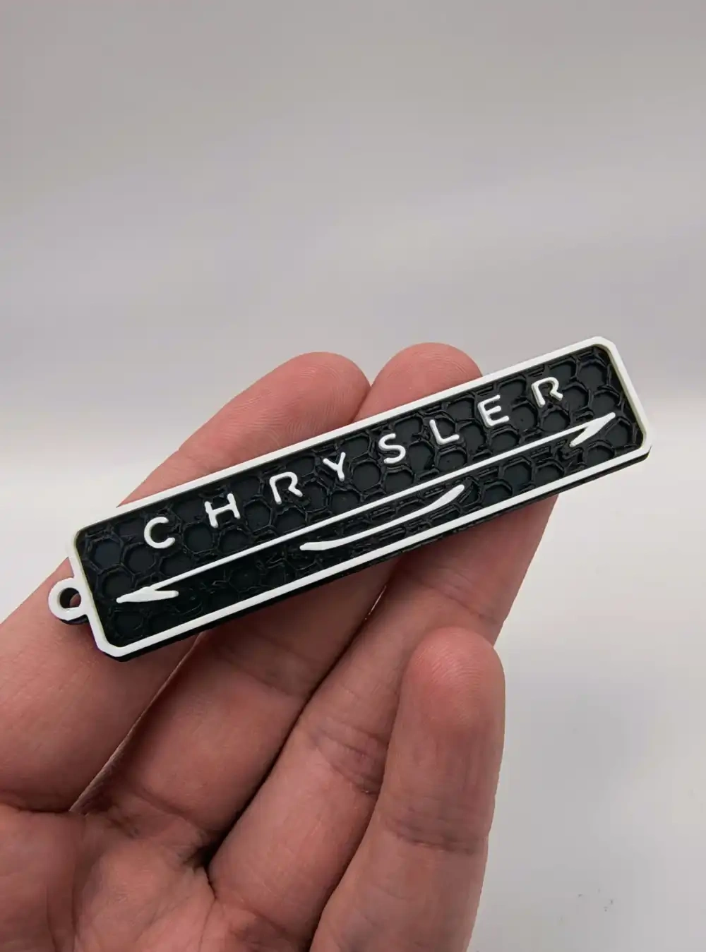 克莱斯勒标志钥匙扣 - 免费 3D 打印模型 - MakerWorld