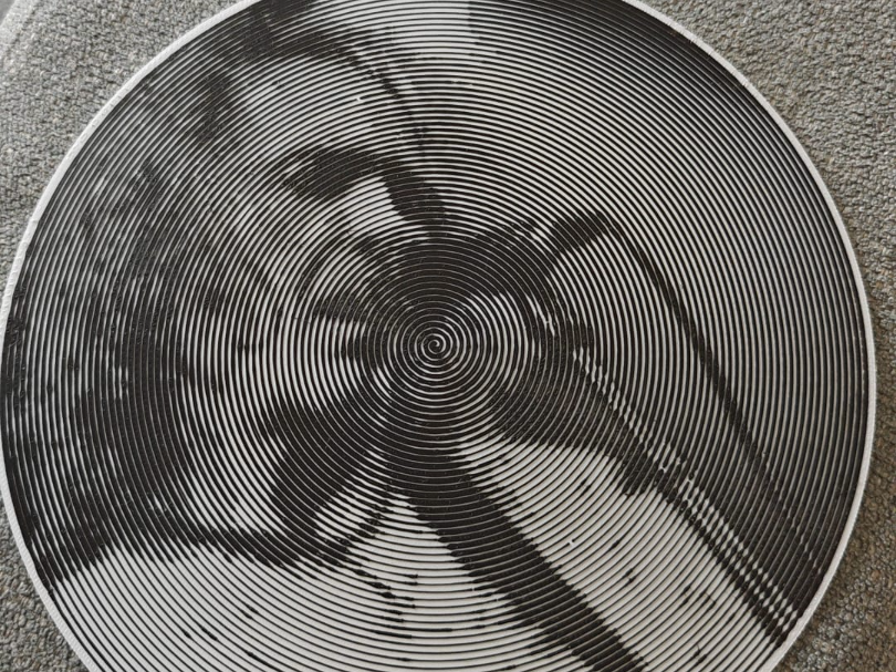 Robe Iniesta 黑胶唱片 - 免费 3D 打印模型 - MakerWorld