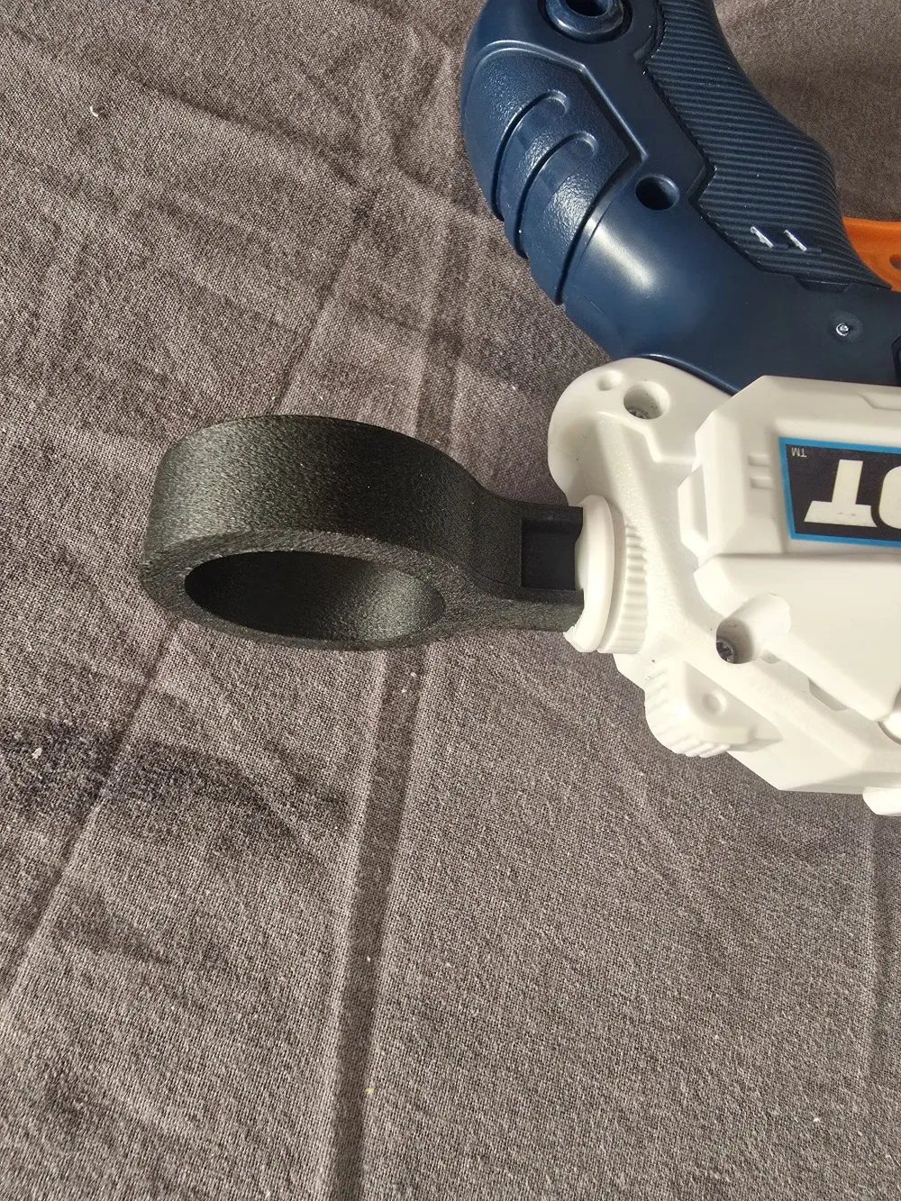 Zuru Xshot Reflex 6 重新装弹臂 - 免费 3D 打印模型 - MakerWorld