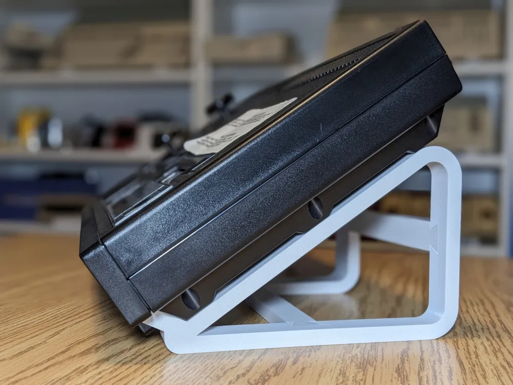 ColecoVision 置物架或桌面支架 - 35度 - 免费 3D 打印模型 - MakerWorld