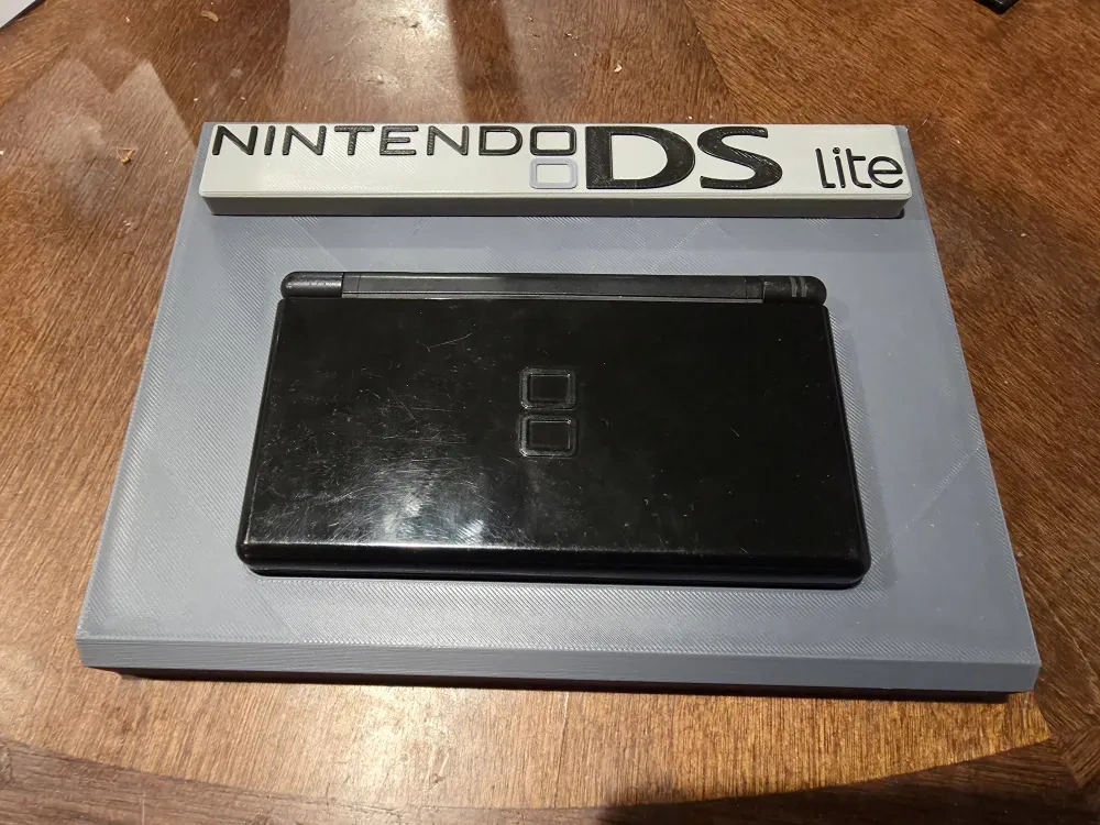 Nintendo DS Lite 壁挂支架 - 免费 3D 打印模型 - MakerWorld