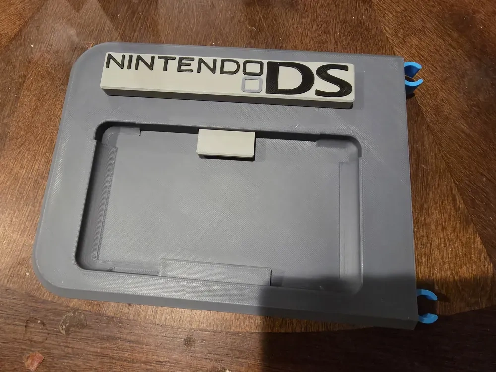 Nintendo DS (厚版) 壁挂 - 免费 3D 打印模型 - MakerWorld
