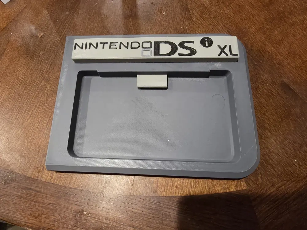 Nintendo DSi XL 墙壁支架 - 免费 3D 打印模型 - MakerWorld
