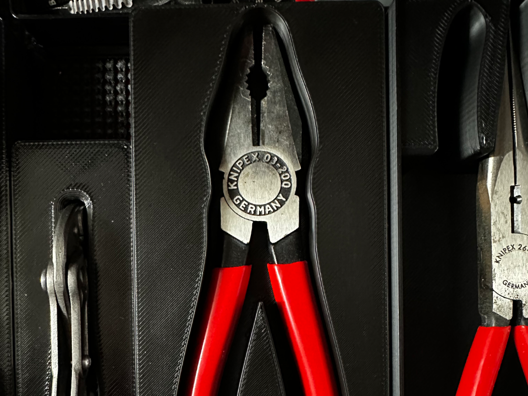 Knipex 03 01 200 组合钳 Gridfinity 收纳盒 - 免费 3D 打印模型 - MakerWorld