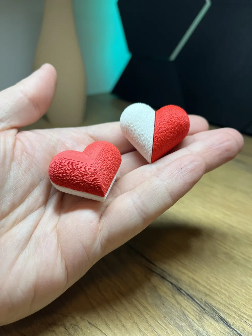 模糊皮肤拼装爱心 – 双色 - 免费 3D 打印模型 - MakerWorld